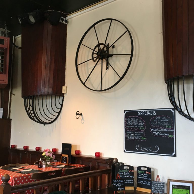 The Bird in Hand Hayle – The Pub at Paradise Park